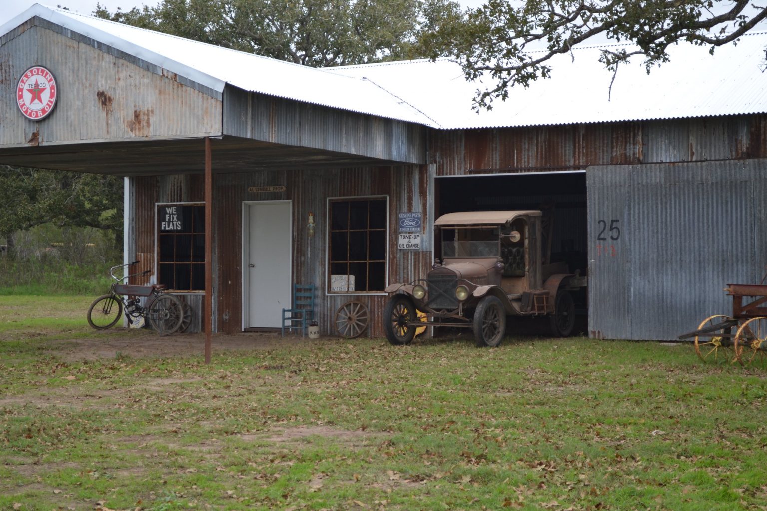 1925 Ford Model T Wrecker – Pioneer Flight Museum