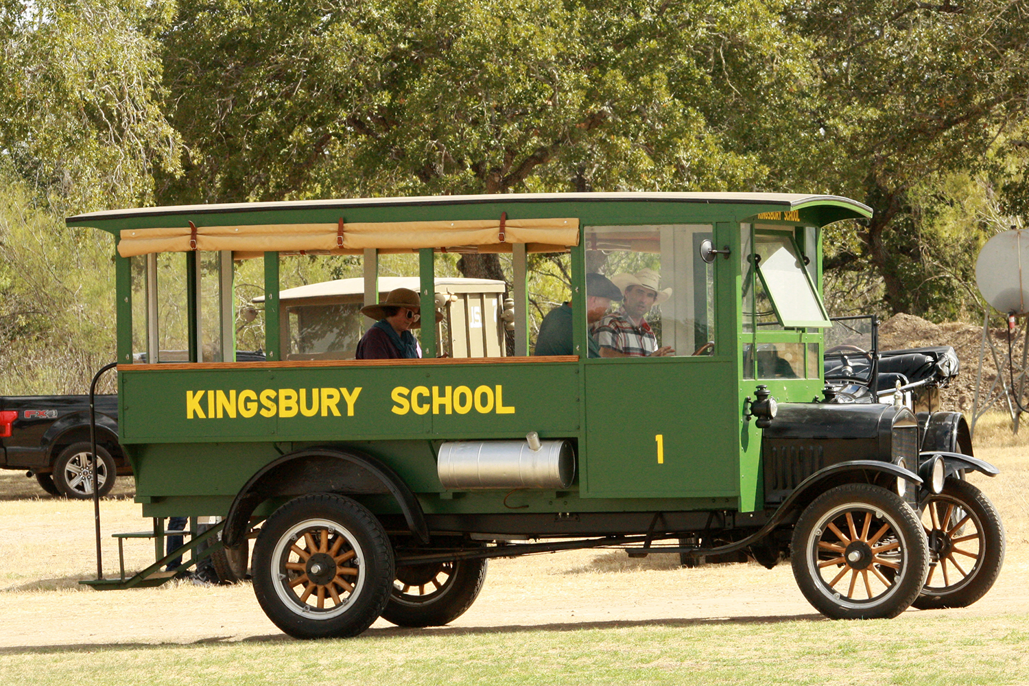1925 Ford TT School Bus – Pioneer Flight Museum